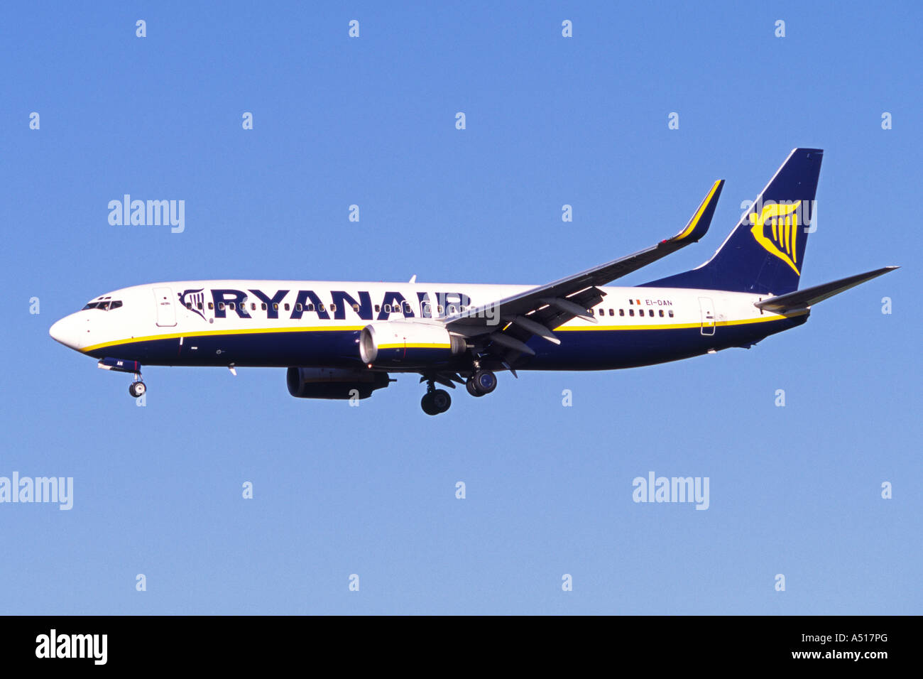 Boeing 737 operated by Ryanair landing at Luton Airport, UK Stock Photo ...