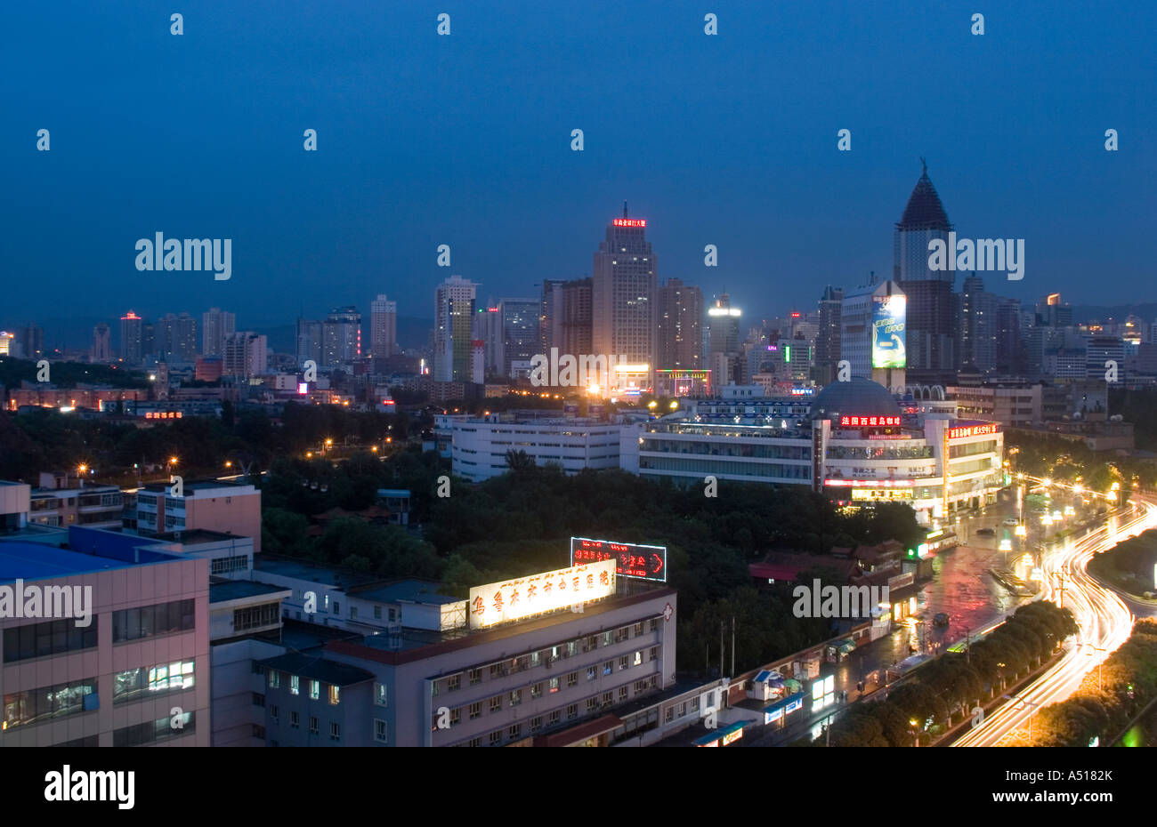 China xinjiang province urumqi silk hi-res stock photography and images ...