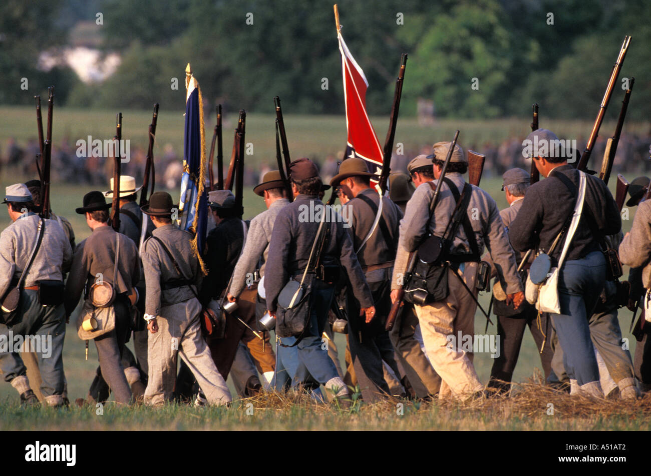Union soldiers on battlefield hi-res stock photography and images - Alamy