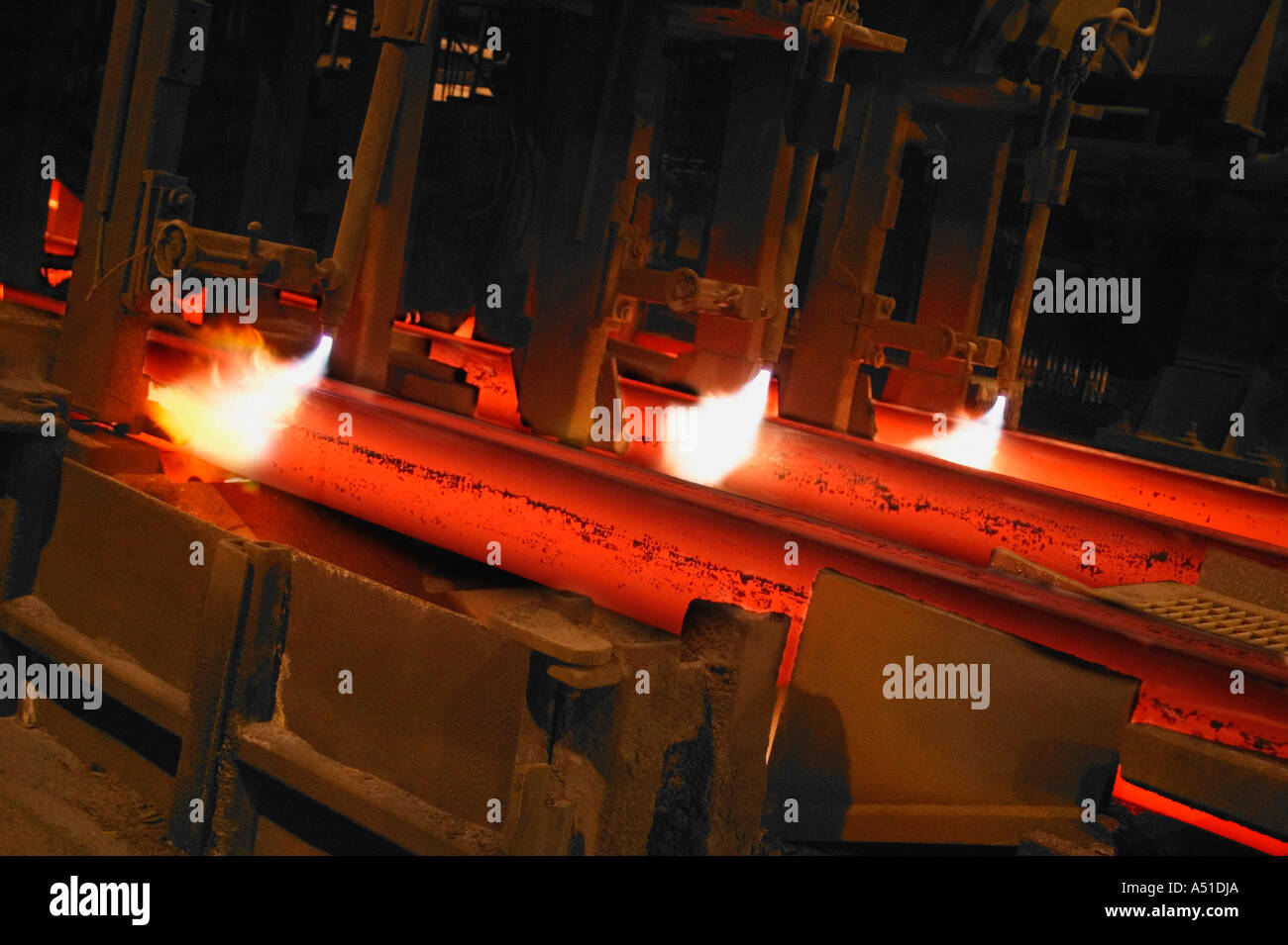 Steel beams hi-res stock photography and images - Alamy