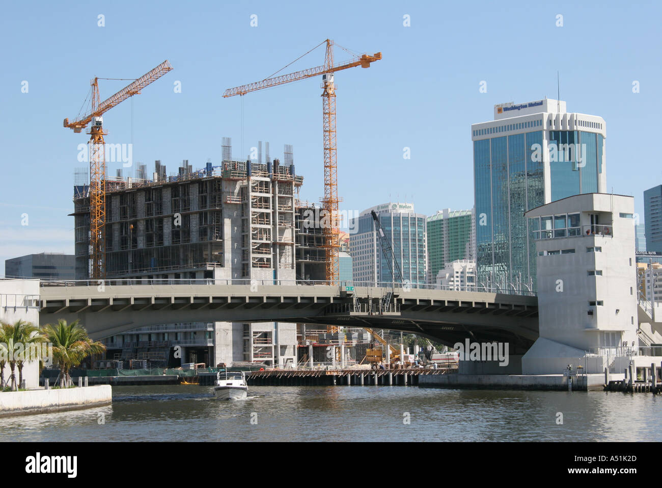 Miami river water high rise building buildings hi-res stock photography ...