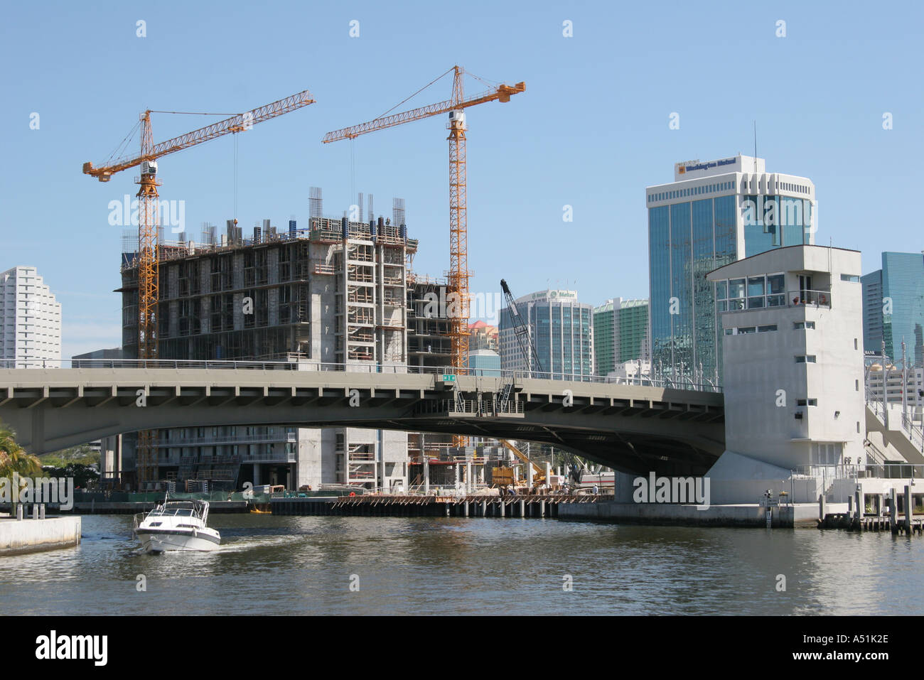 Miami river water high rise building buildings hi-res stock photography ...
