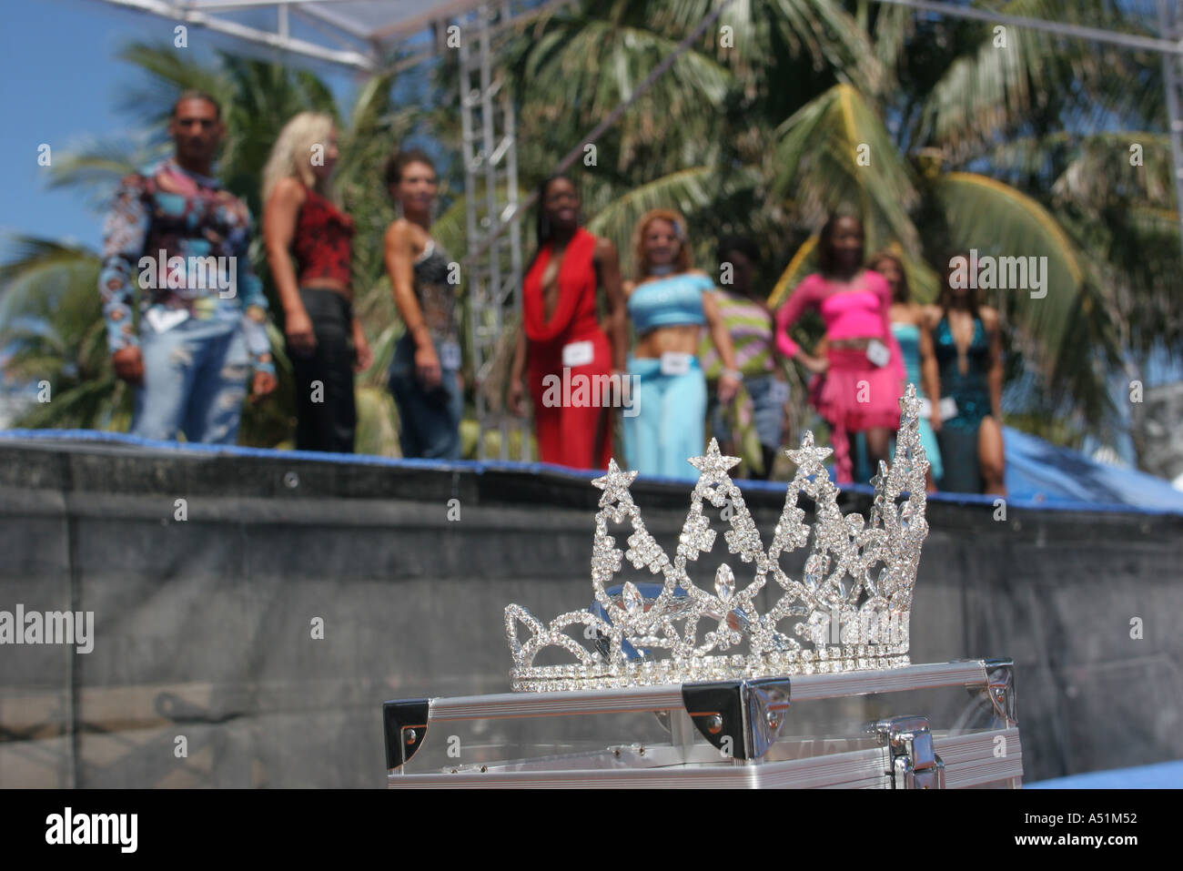 Beauty contest winners hi-res stock photography and images - Alamy