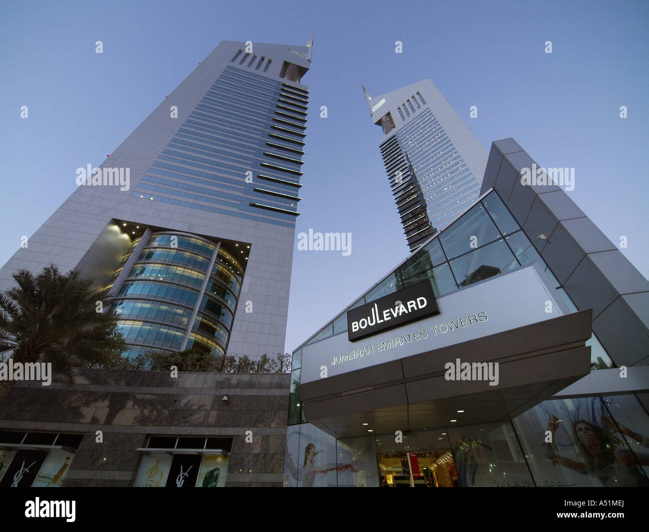 Dubai, Sheik Zayed Road, Moderne Skyline, Emirates Towers Stock Photo ...