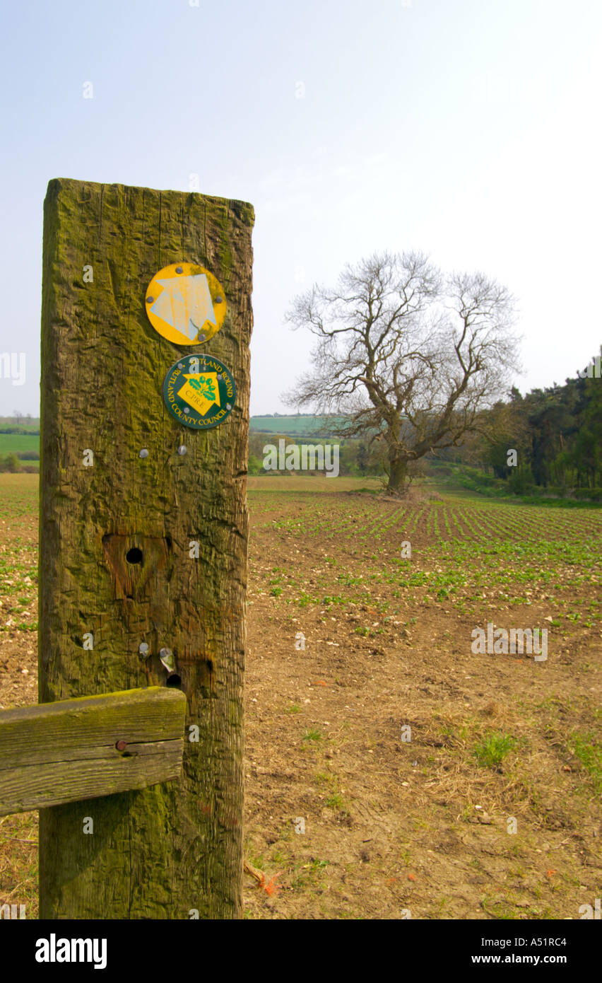 Signposted footpath hi-res stock photography and images - Alamy