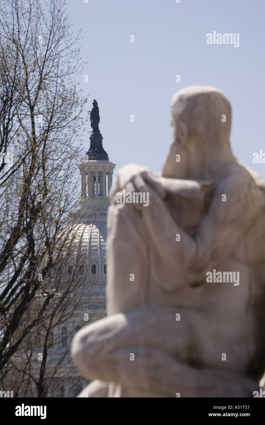 United States of America Capitol Building Dome and statue at fountain ...