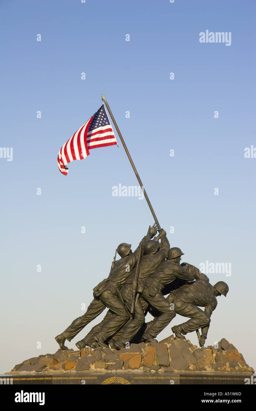 Iwo Jima Statue by Felix DeWeldon near Arlington National Cemetery ...