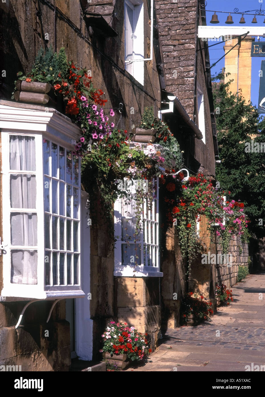 The eight bells inn hi-res stock photography and images - Alamy