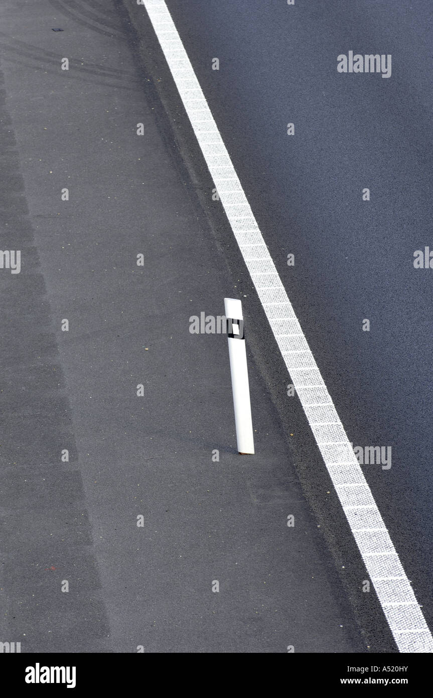 Street line hi-res stock photography and images - Alamy