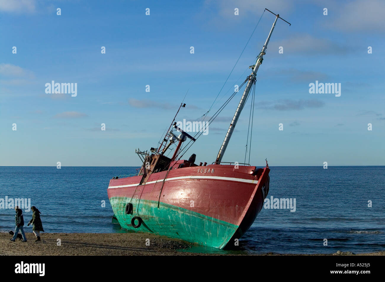Ship stranded hi-res stock photography and images - Alamy
