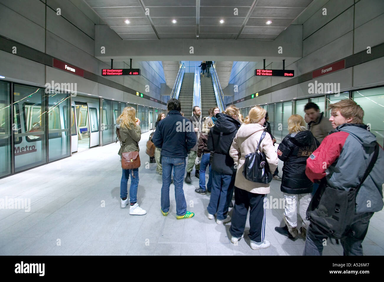 Congested trains hi-res stock photography and images - Alamy