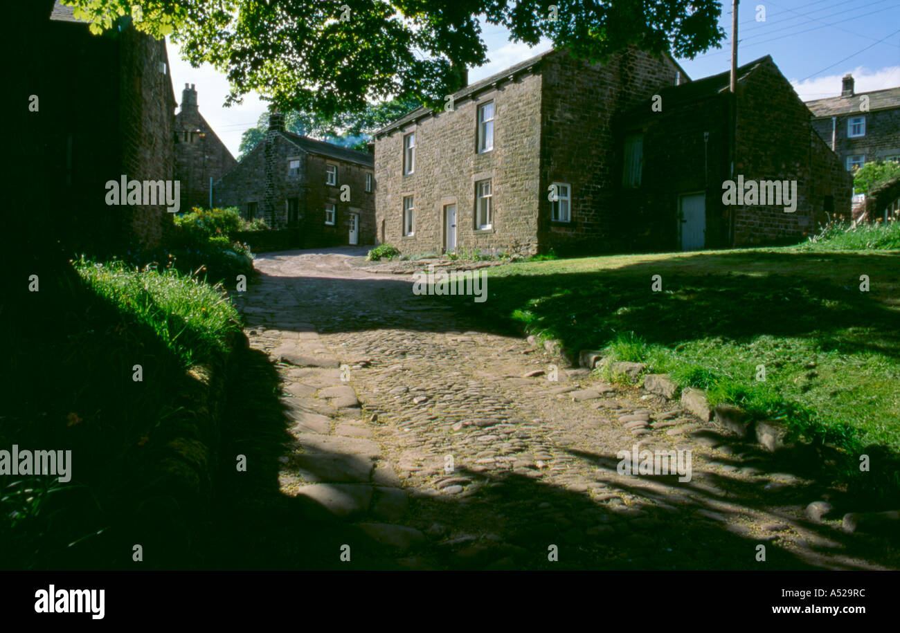 Old stone houses, Middlesmoor village, Nidderdale, North Yorkshire ...