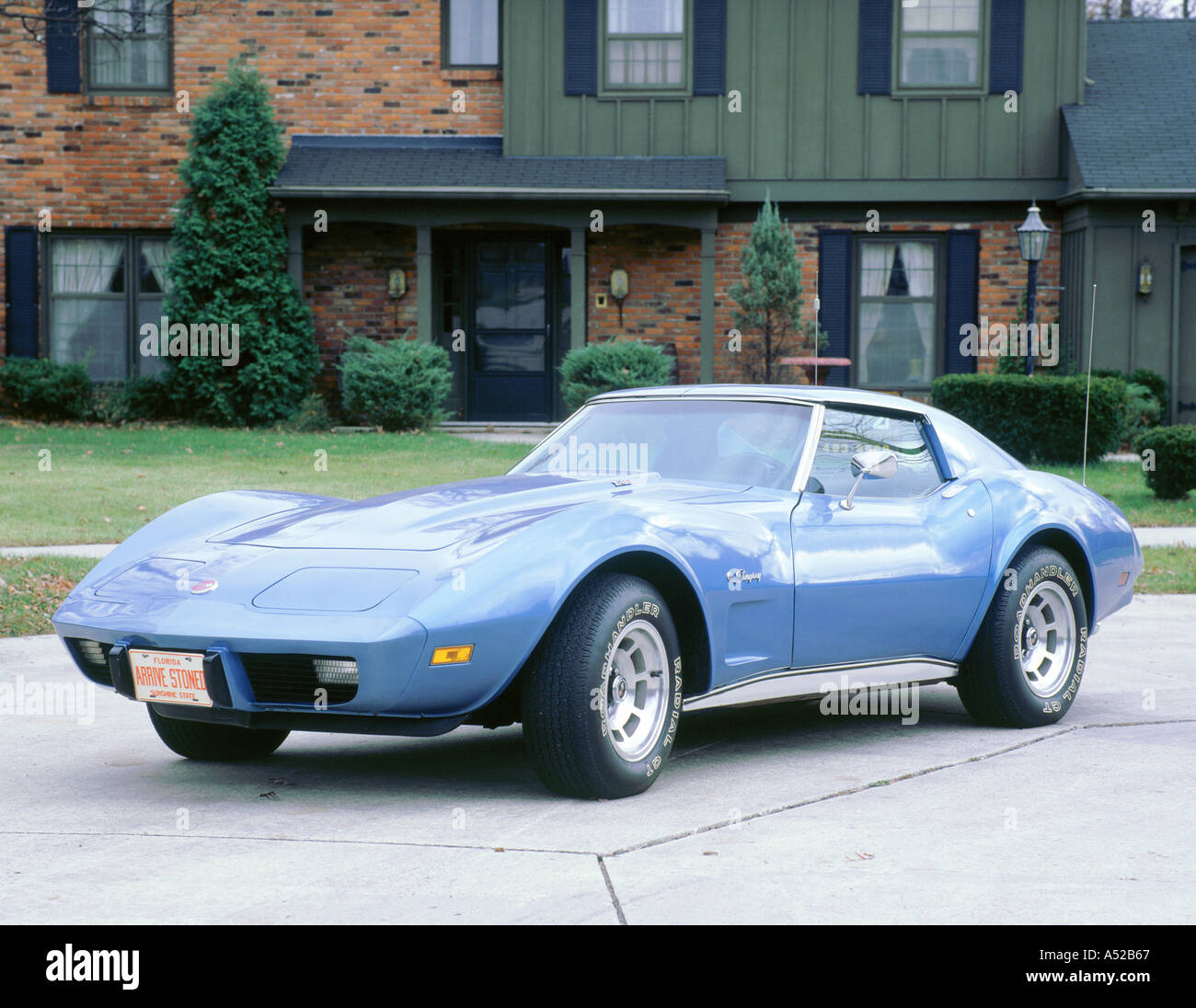 1976 Chevrolet Corvette 350 cid Stock Photo - Alamy
