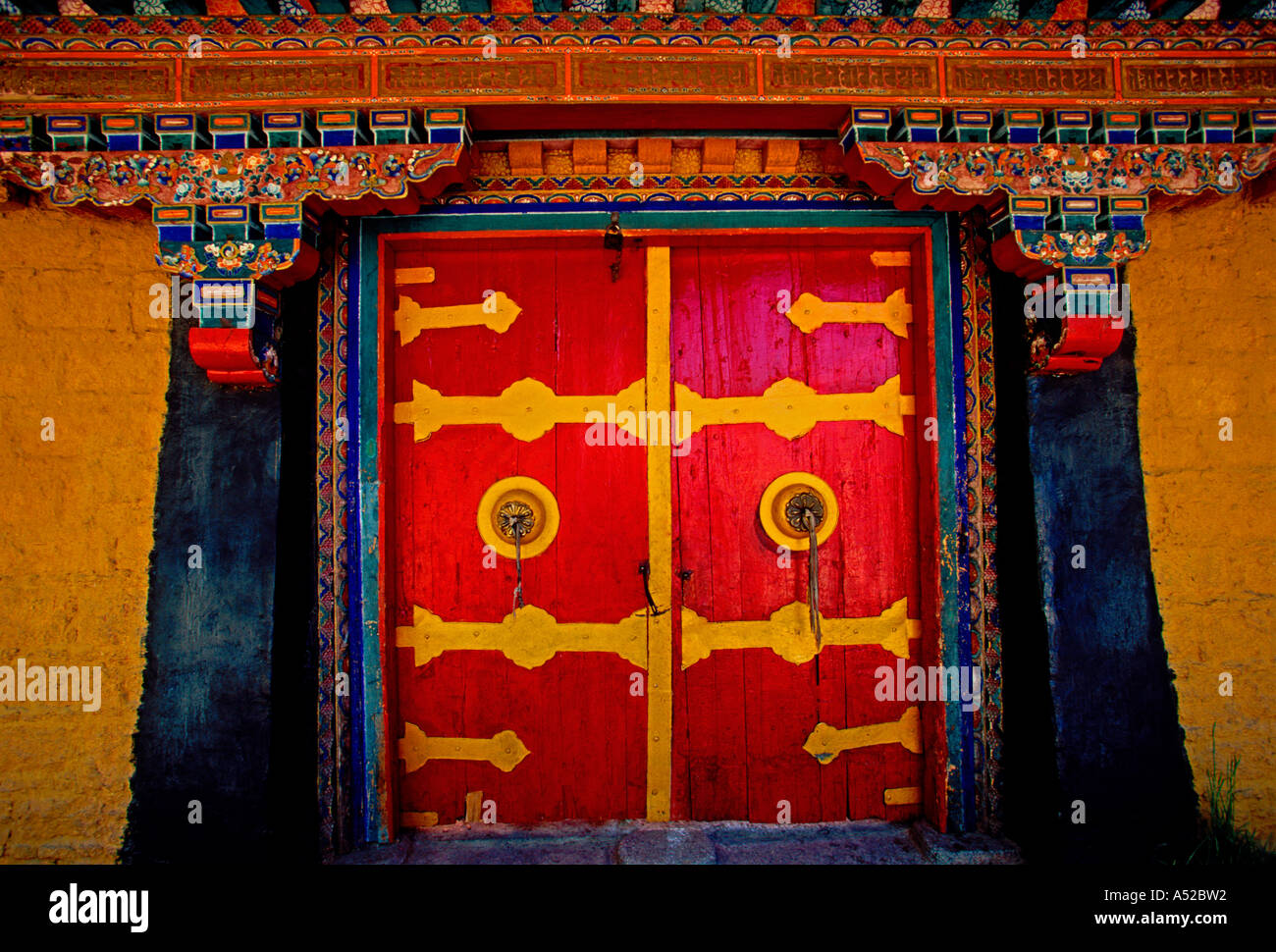 doors, doorway, entrance, gate, gateway, summer residence, Norbulingka ...