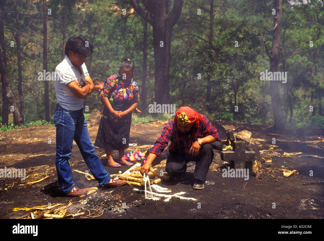 Guatemalan, native prayer man, chuchkajaue, witchdoctor, witch doctor ...