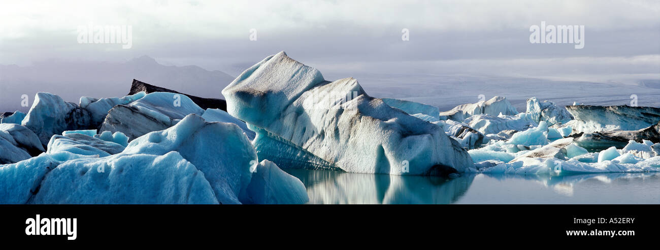 Floating icebergs in lagoon iceland Stock Photo - Alamy