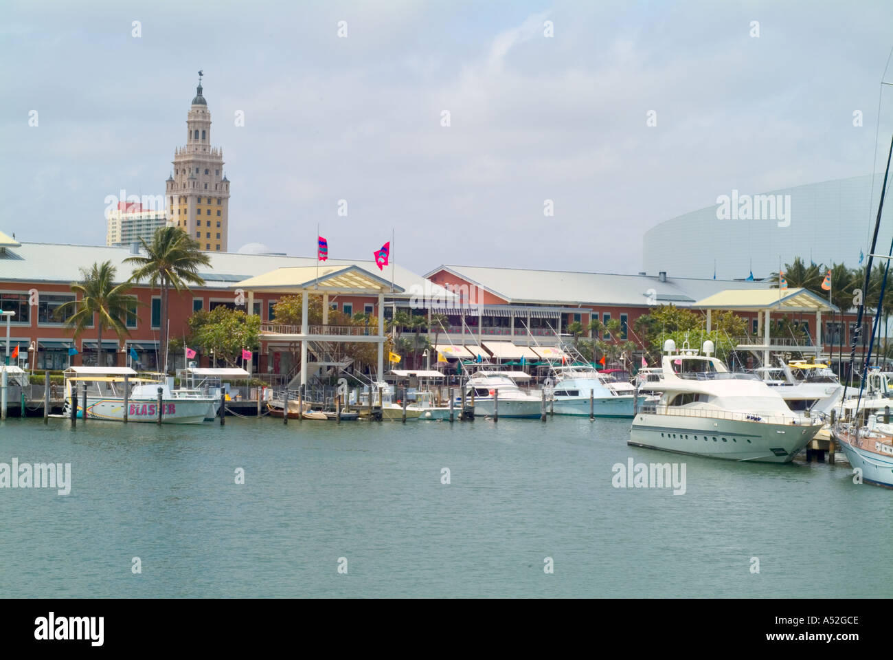 Bayside Miami Florida shopping boats Biscayne Bay Stock Photo - Alamy