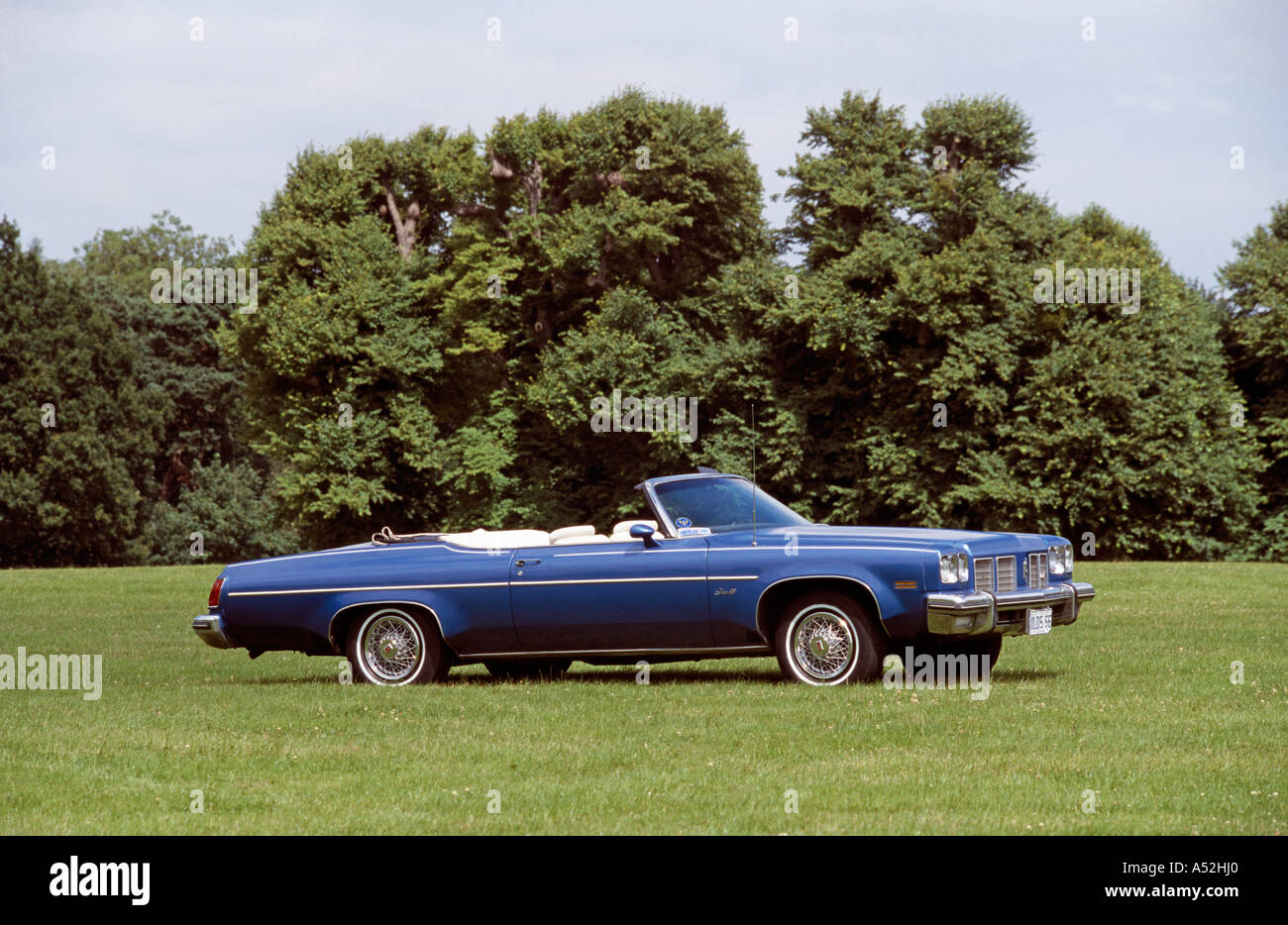 Oldsmobile Delta 88 Convertible of 1975 Stock Photo - Alamy