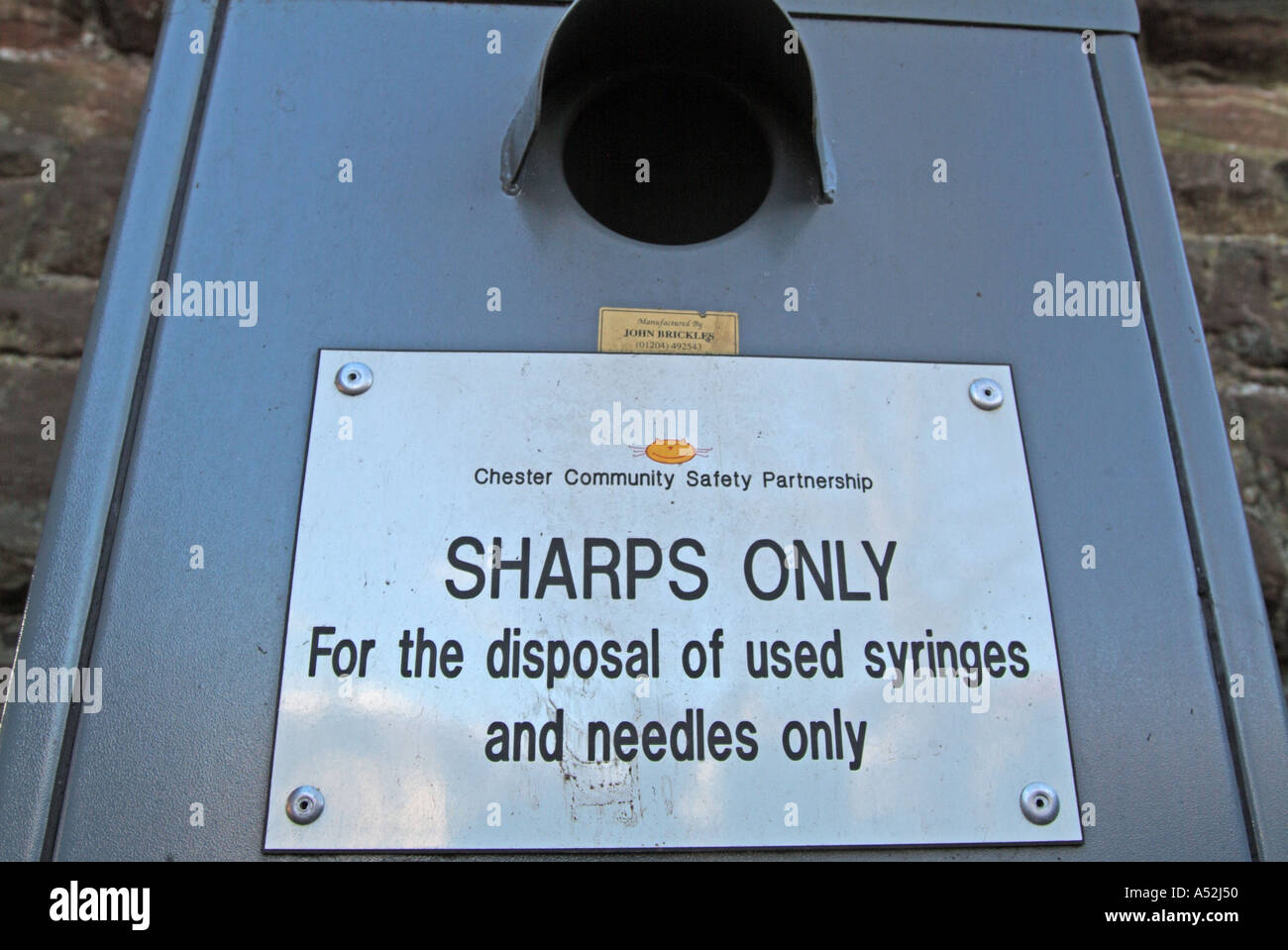 Safe needle disposal hi-res stock photography and images - Alamy
