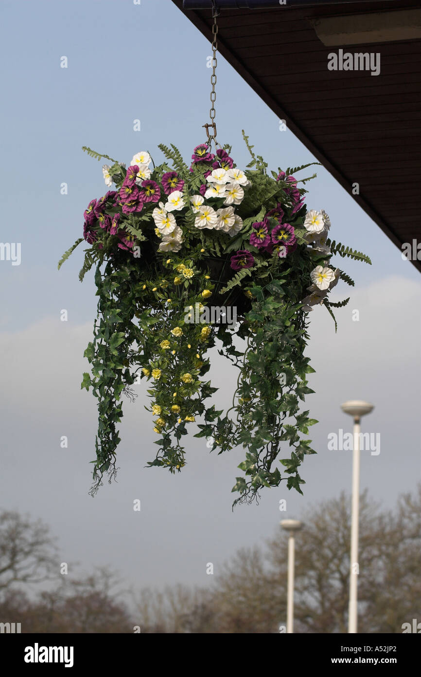 Hanging basket bracket hi-res stock photography and images - Alamy