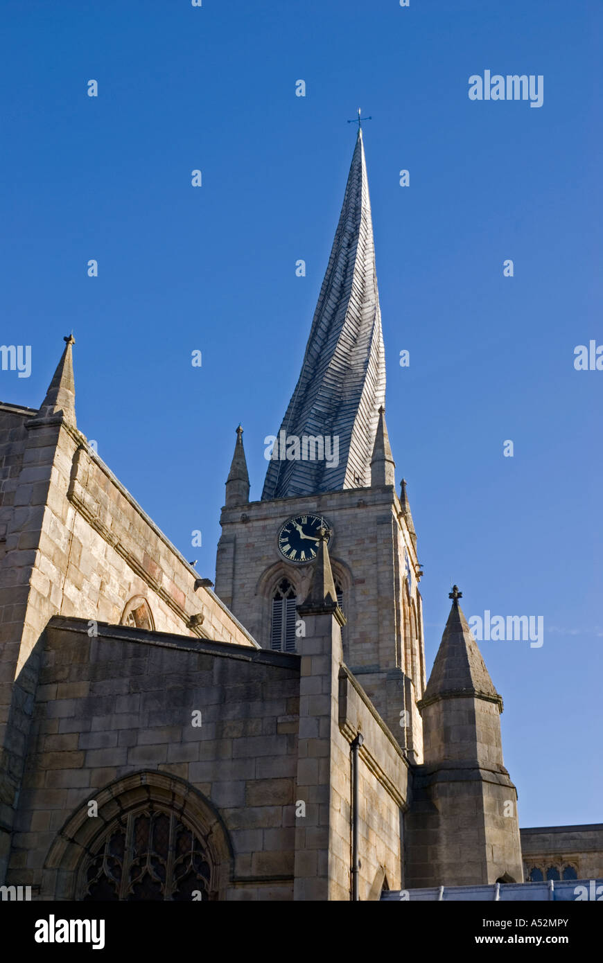 Chesterfield church bent crooked spire hi-res stock photography and ...