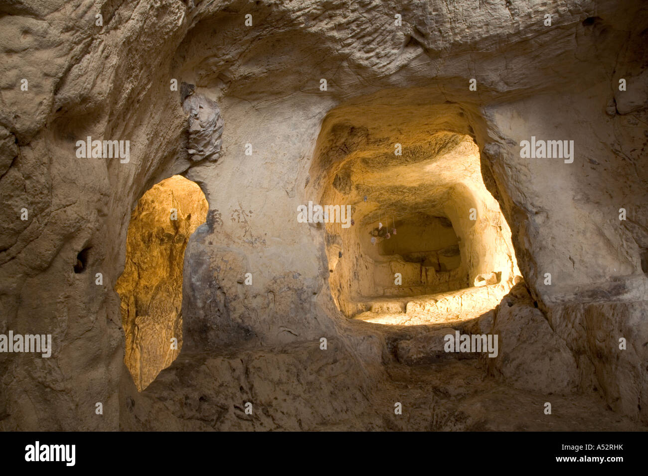 Sicilian caves hi-res stock photography and images - Alamy