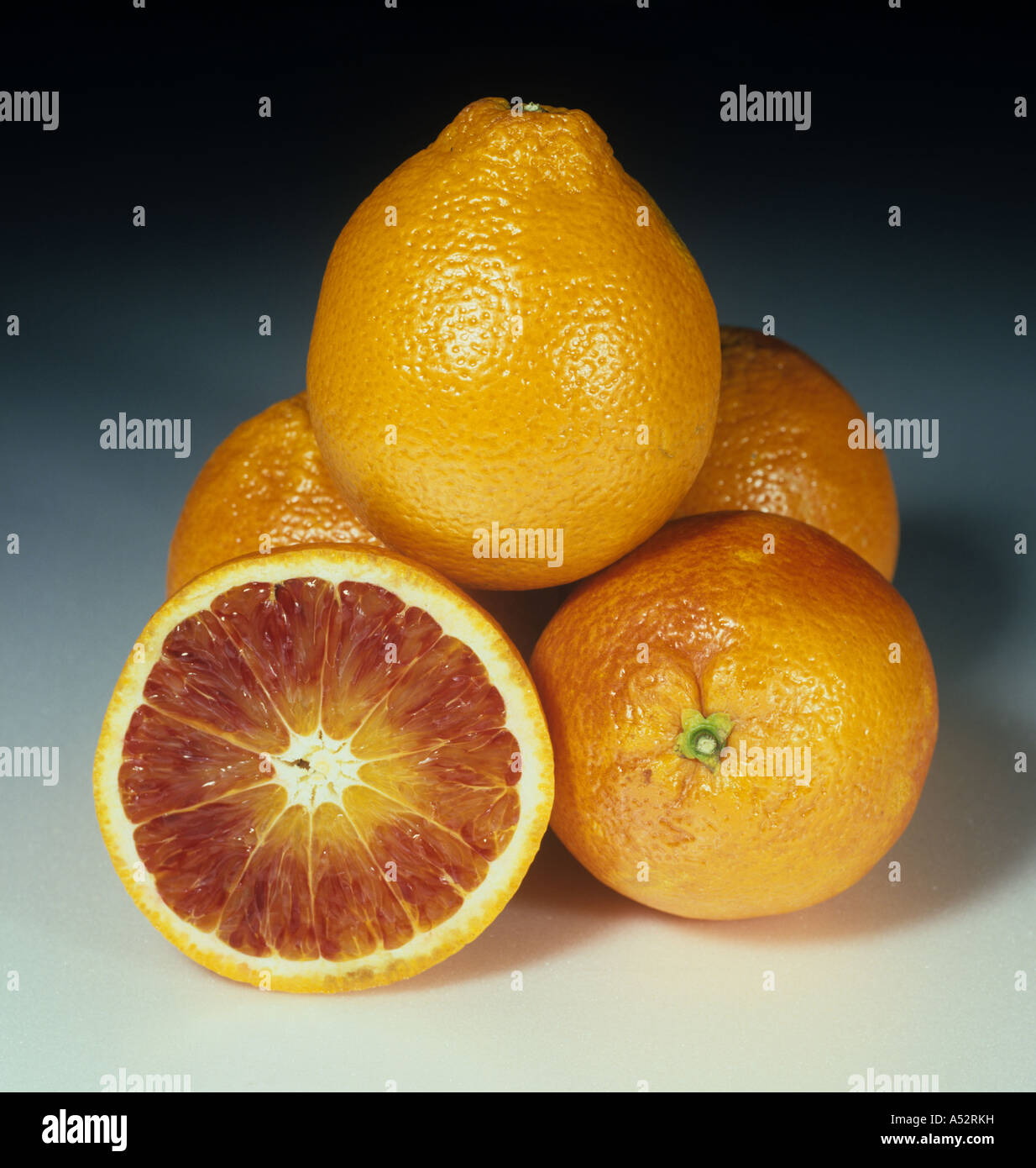 Tarocco hi-res stock photography and images - Alamy