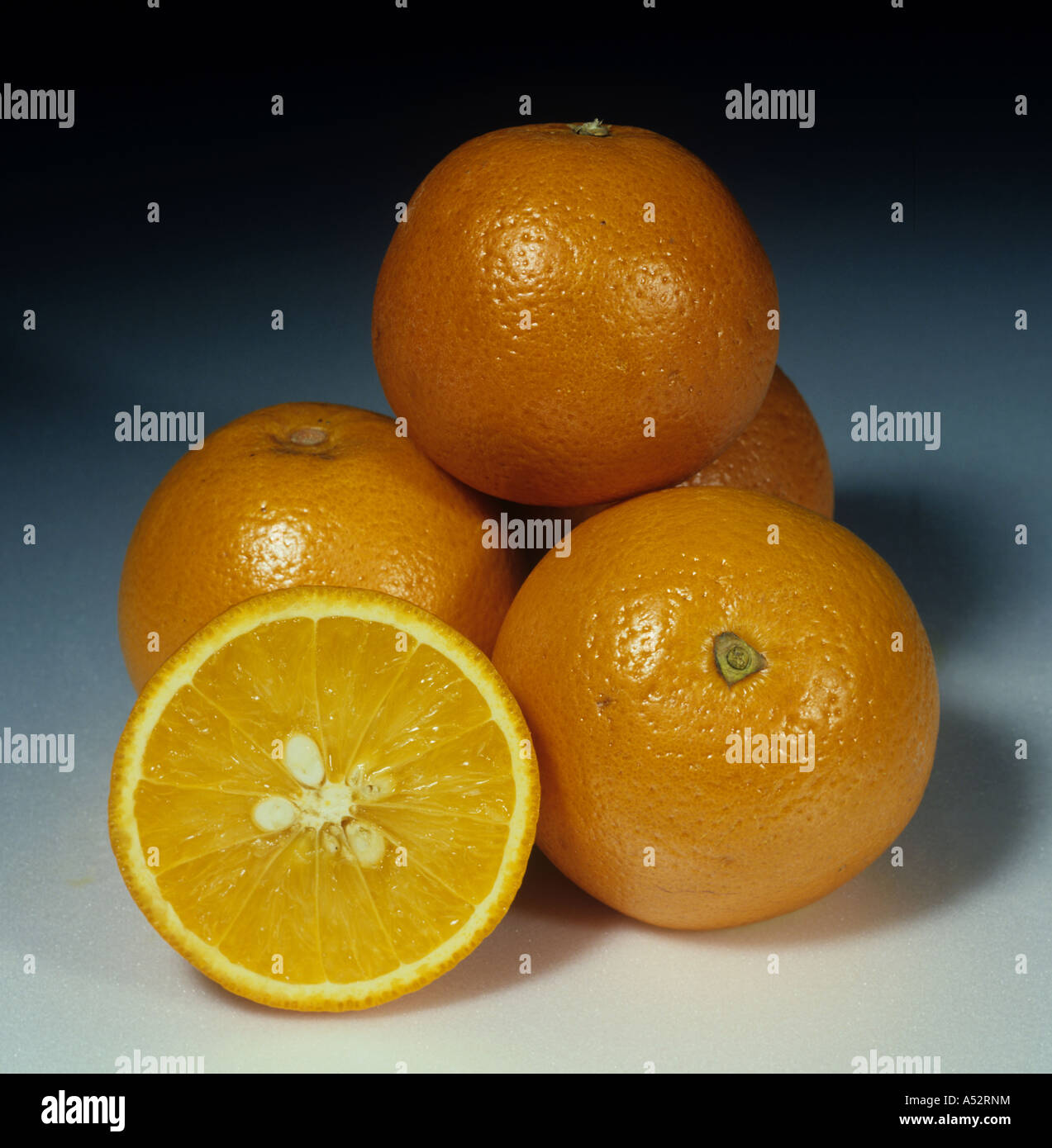Whole sectioned citrus fruit orange variety Succari Stock Photo - Alamy