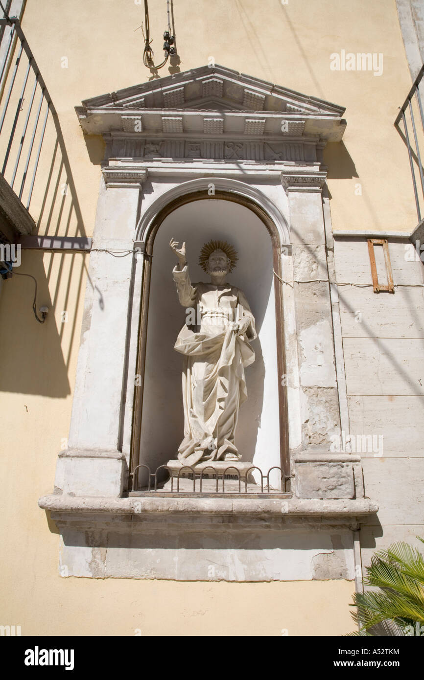 Wall niche with statue of saint in Modica Sicily Italy Stock Photo - Alamy