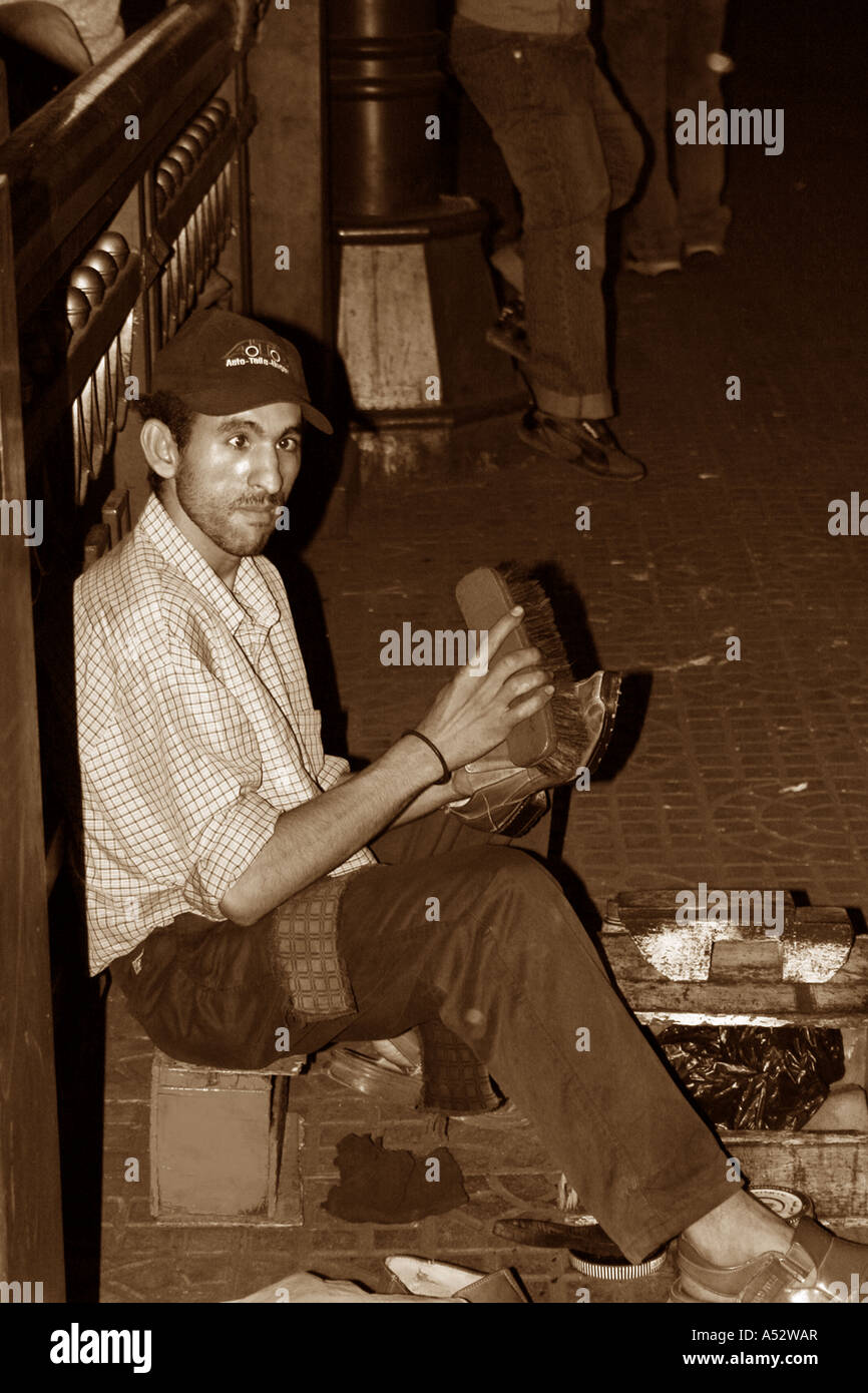 Shoeman hi-res stock photography and images - Alamy