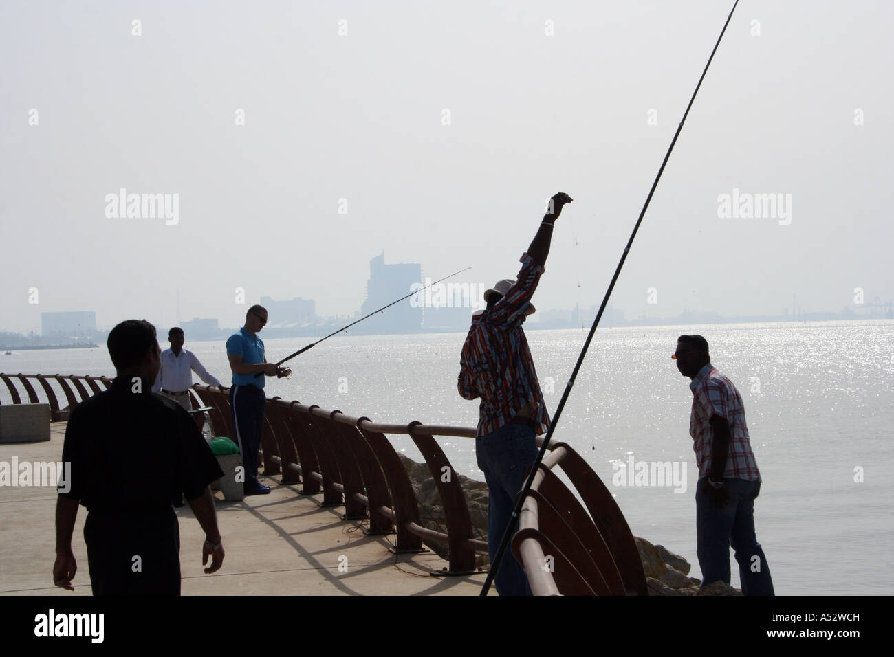 Kuwait sea men hi-res stock photography and images - Alamy