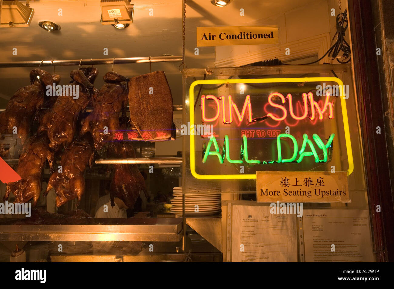 Neon sign in window of chinese restaurant hi-res stock photography and ...