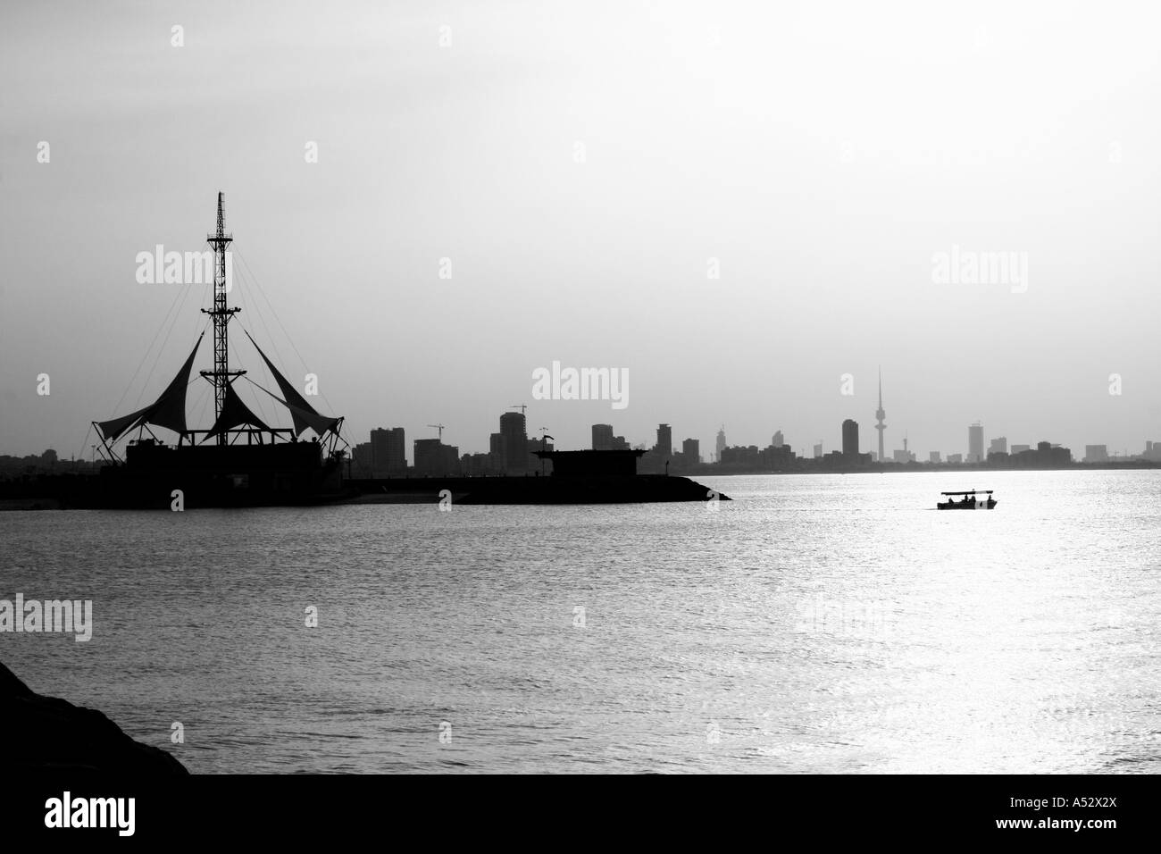 Kuwait skyline Black and White Stock Photos & Images - Alamy