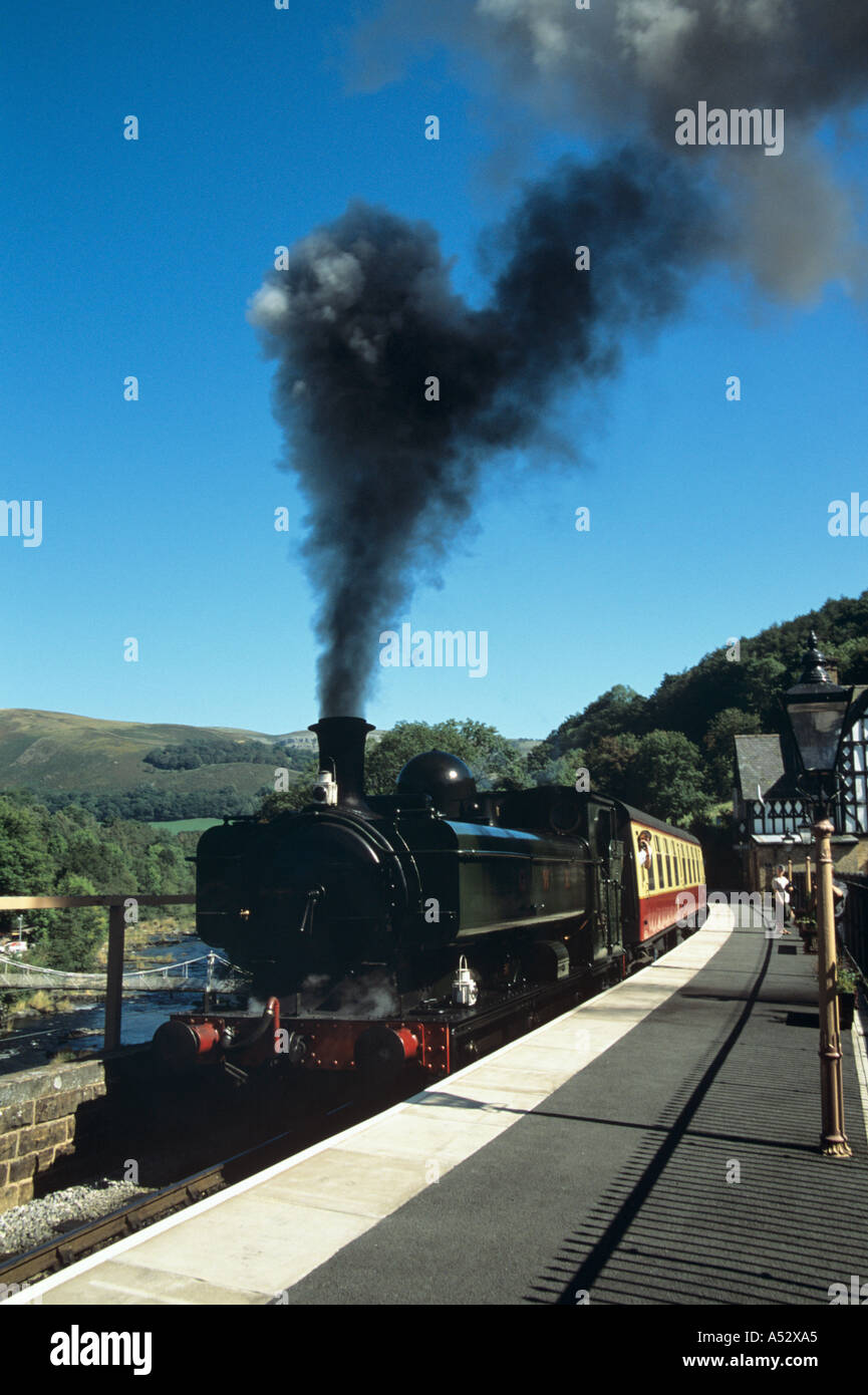 STEAM TRAIN in BERWYN STATION on 8 mile long Llangollen Steam Railway ...