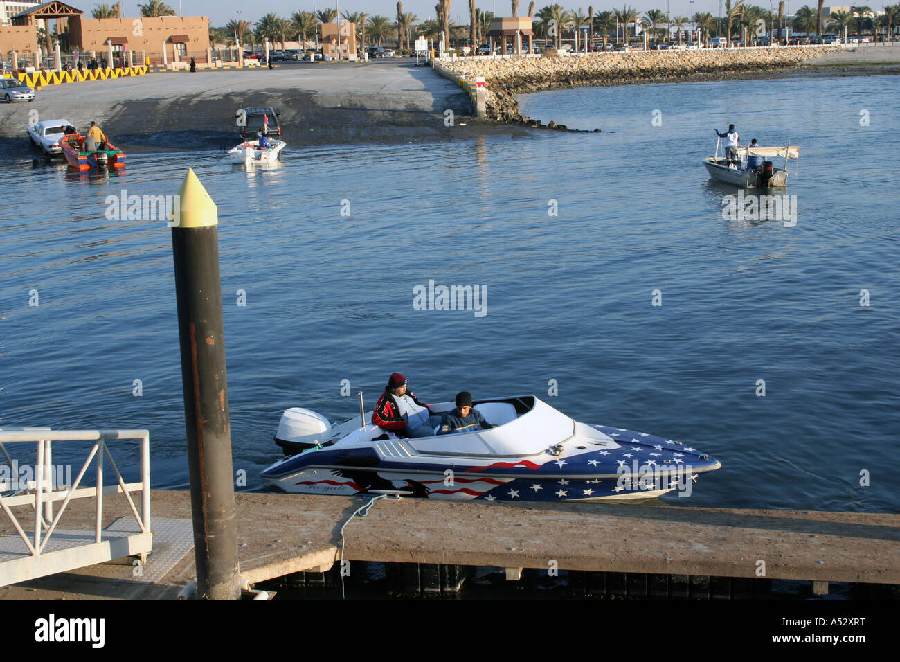 Kuwait sea boats bank hi-res stock photography and images - Alamy
