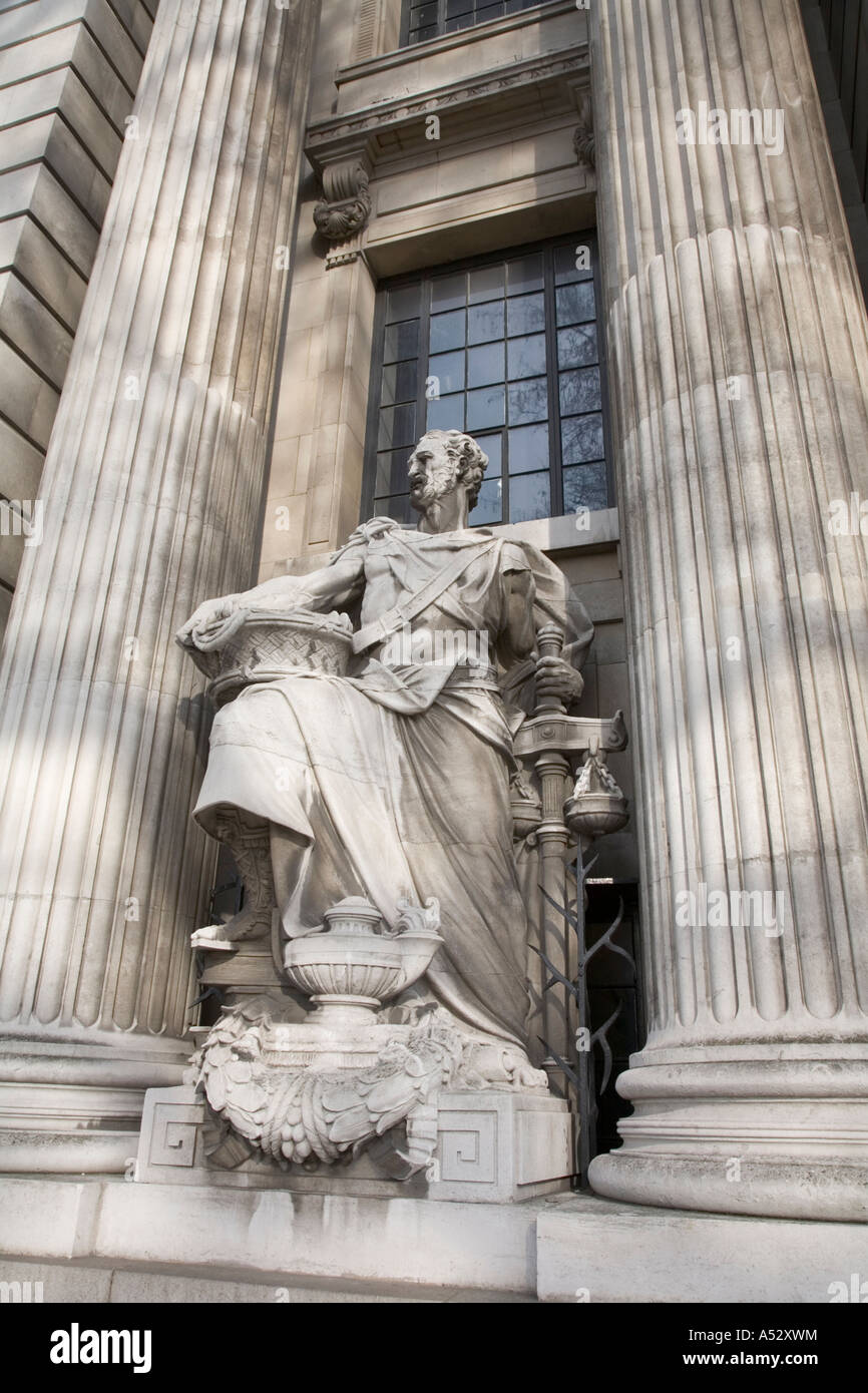 Former port authority of london building hi-res stock photography and ...