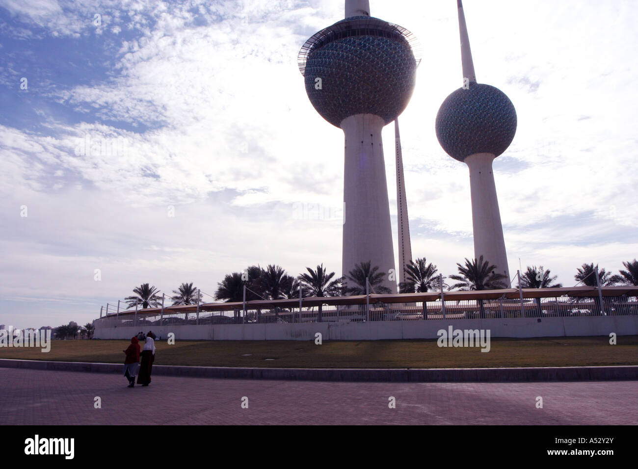 Kuwait towers landmarks hi-res stock photography and images - Alamy