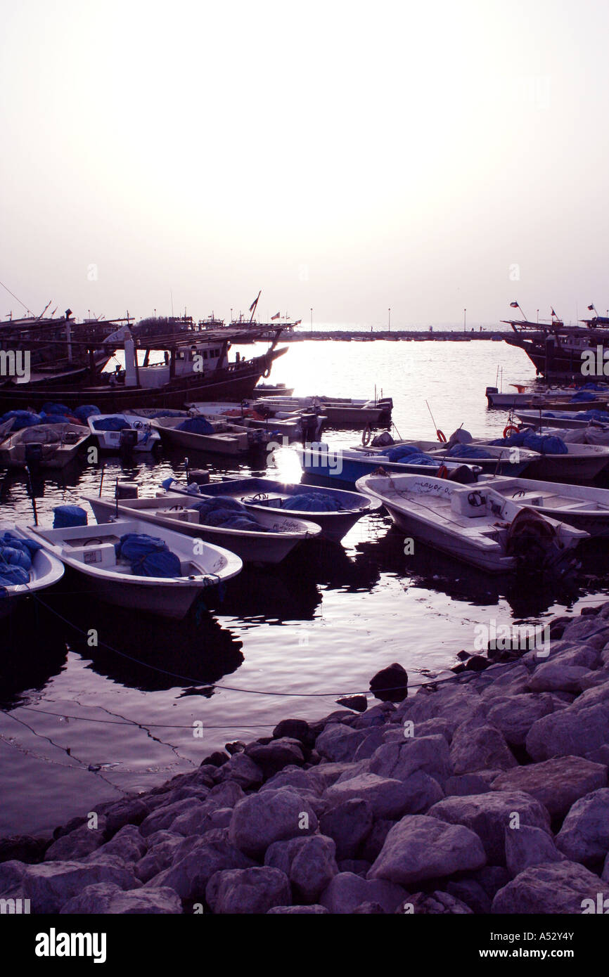 Fishing boat dhow kuwait hi-res stock photography and images - Alamy