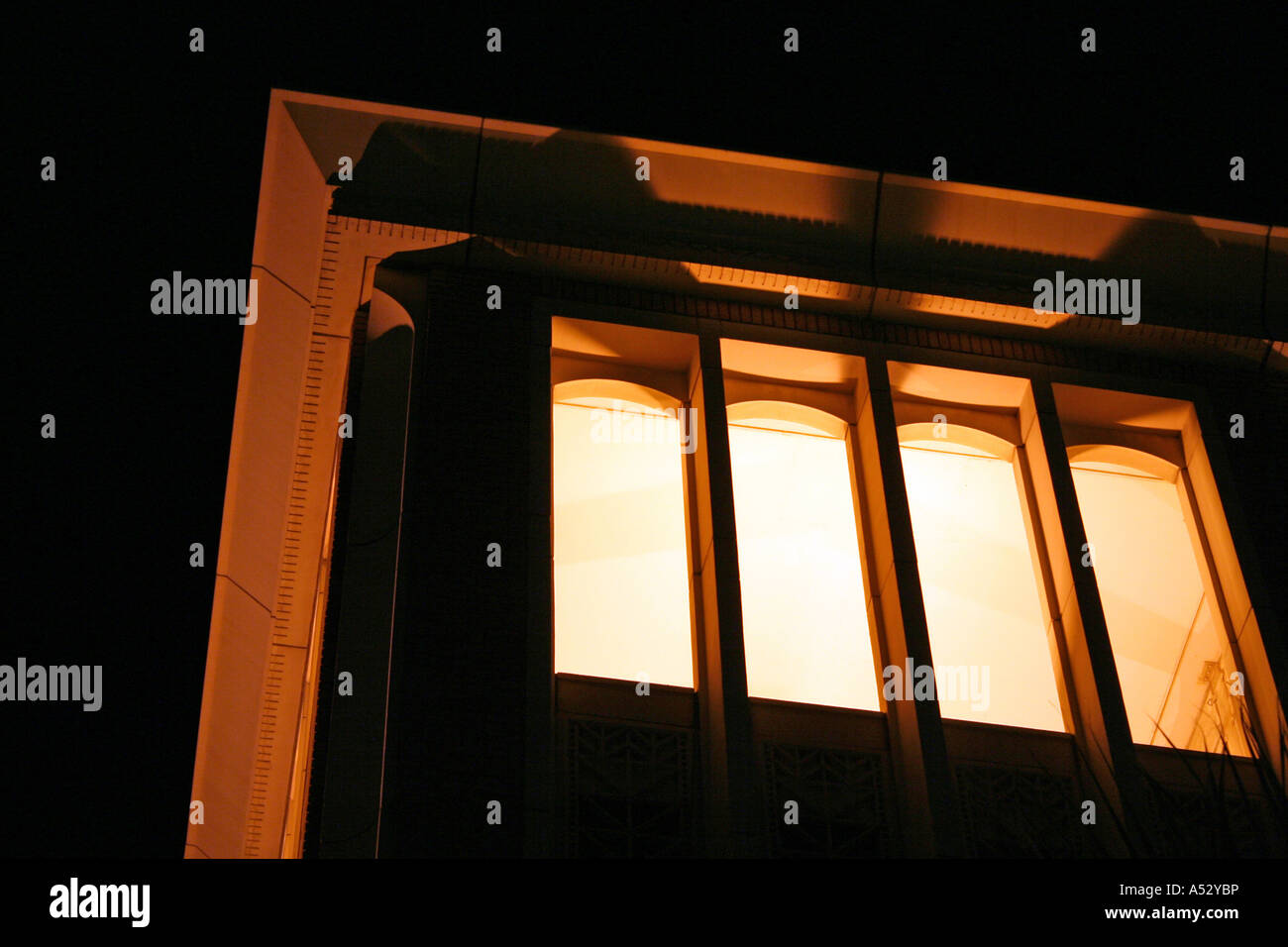 Kuwait architecture windows arabic hi-res stock photography and images ...