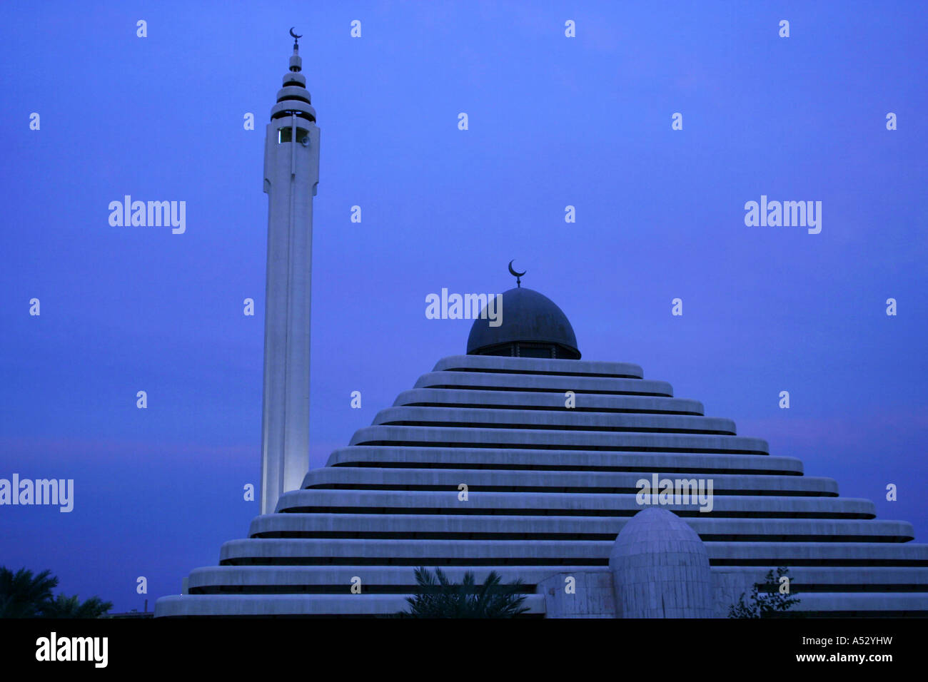 Mosque in kuwait Stock Photo - Alamy