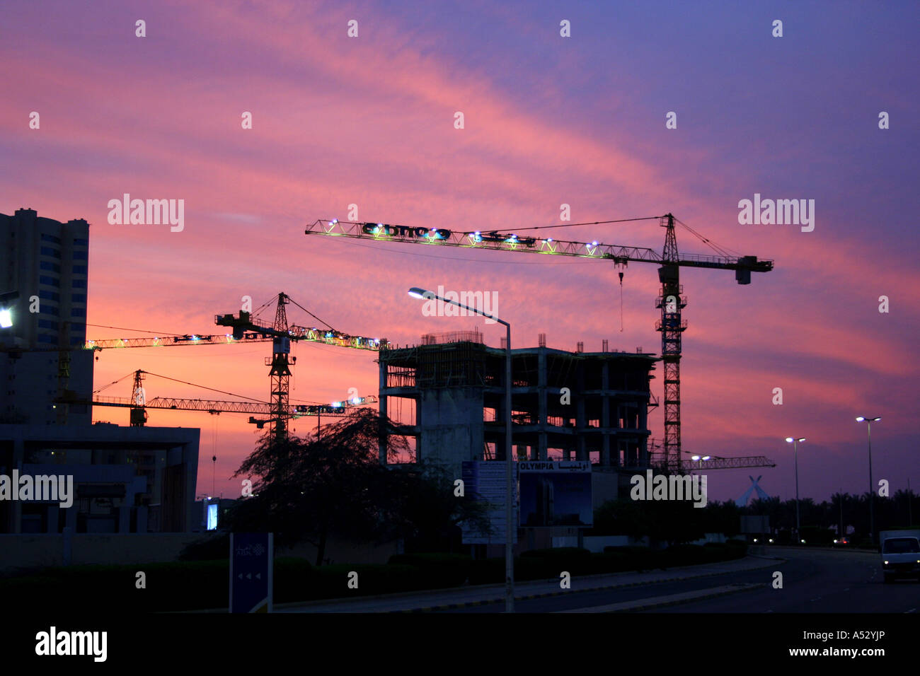 construction in kuwait Stock Photo - Alamy