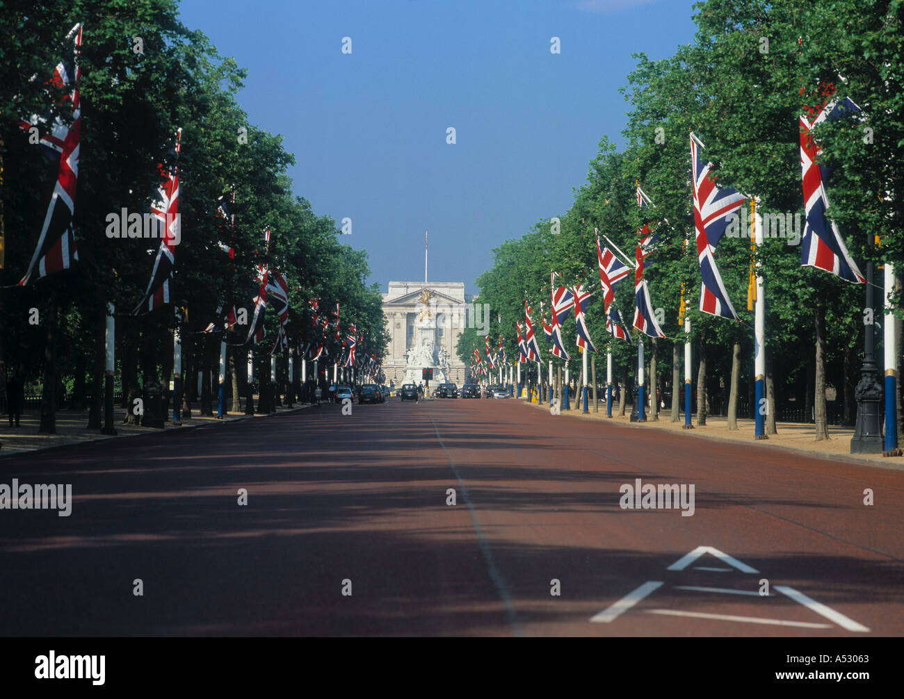 The Mall, Buckingham Palace, London, England Stock Photo - Alamy