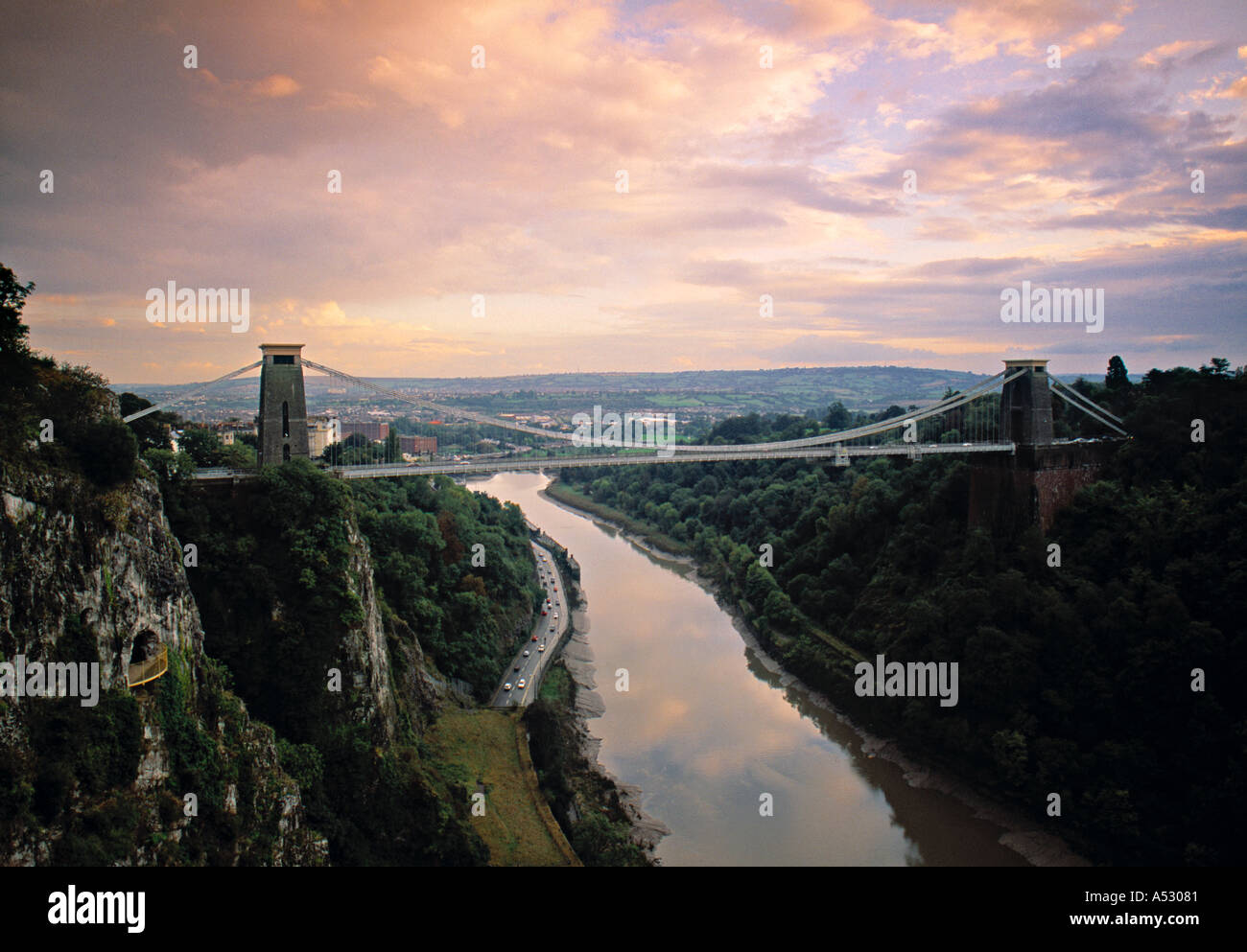 Suspension bridge bristol hi-res stock photography and images - Alamy
