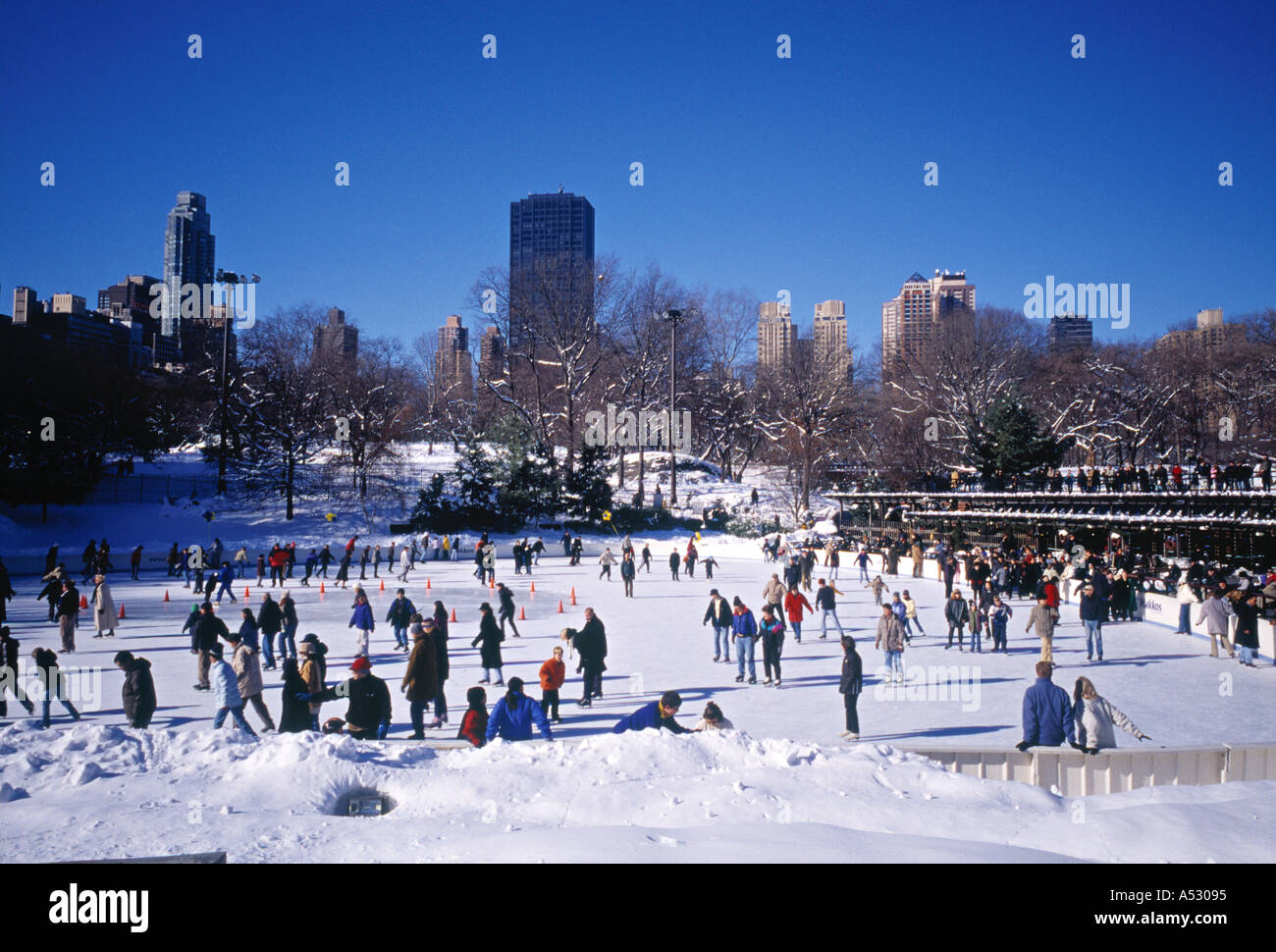 Wollman ice rink new york hi-res stock photography and images - Alamy