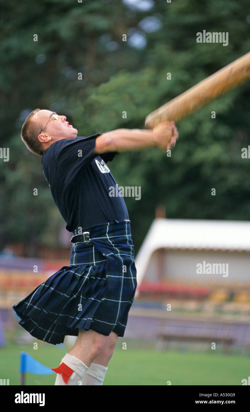 Tossing caber hi-res stock photography and images - Alamy