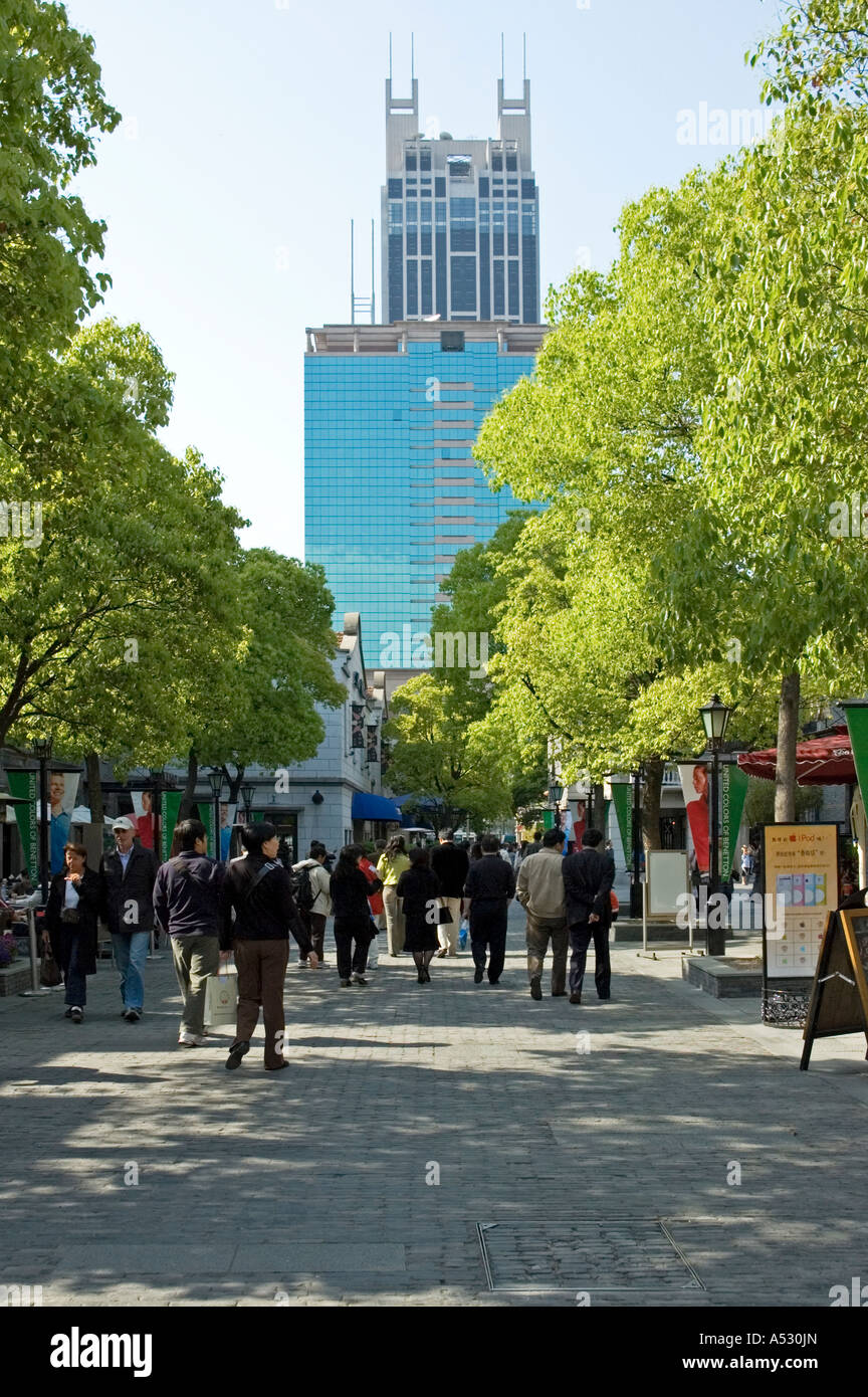 Pedestrianised area between shops and stalls, Xi Tian Di, Shanghai ...