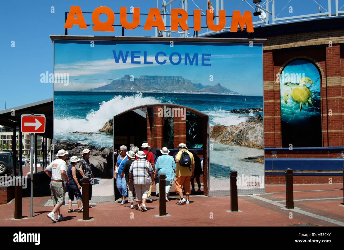 The Two Oceans Aquarium on the Waterfront complex. Cape Town South ...