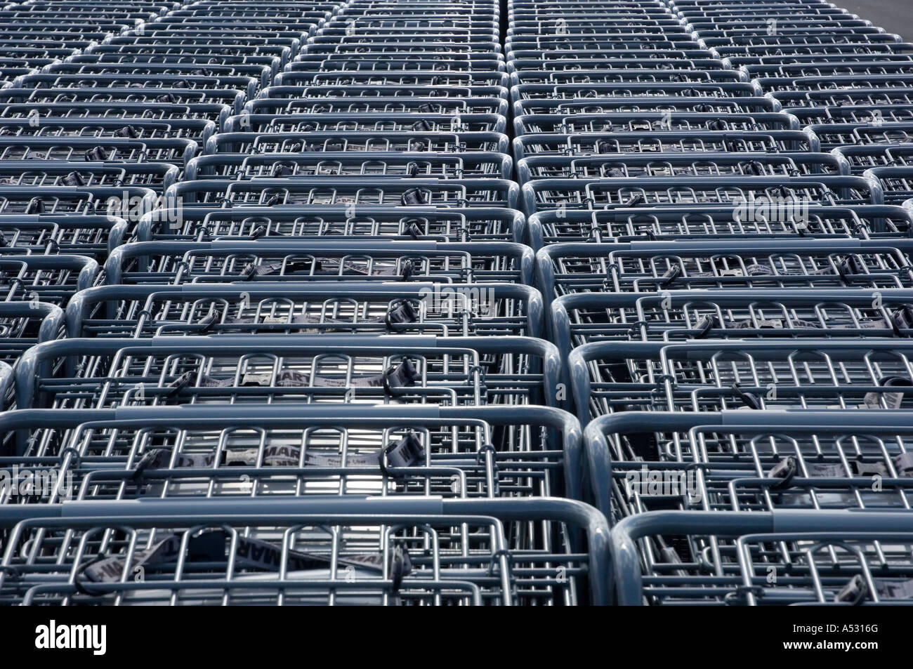 Silver carts hi-res stock photography and images - Alamy