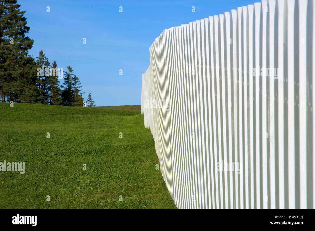 Lawn boundary boundaries hi-res stock photography and images - Alamy