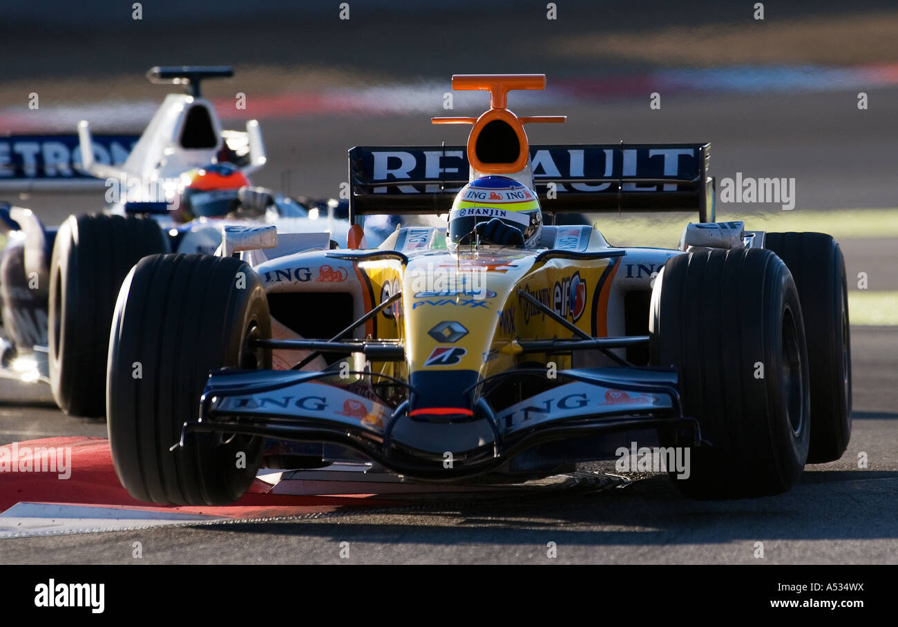 Giancarlo Fisichella (ITA) in the Renault R27 during Formula 1 testing ...